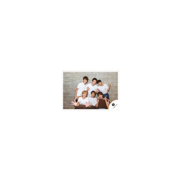 商品名：中古生写真(ジャニーズ) SixTONES/集合(6人)/横型・膝上・衣装白・デニム・前列座り・クッション抱き・両手パー/18夏「Summer Paradise 2018」 グッズ撮影オフショット/公式生写真生写真(ジャニーズ)/ア...