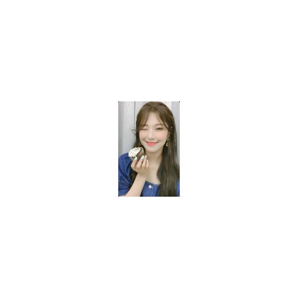 商品名：中古コレクションカード(女性) Fromis_9/ペク・ジホン(Beak Ji Heon)/右手カップケーキ・裏面水色/CD「My Little Society」(My Society Ver.)封入特典フォトカードコレクションカー...