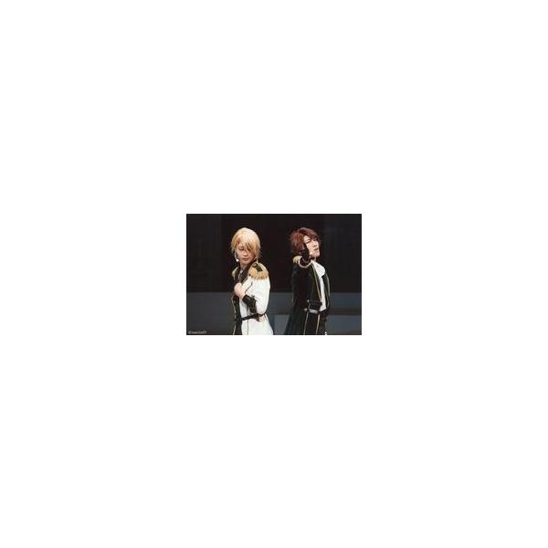 商品名：中古生写真(男性) 塩澤英真(衛藤昂輝)・岩佐祐樹(藤村衛)/ライブフォト・横型・上半身・キャラクターショット/Let us go singing as far as we go; the road will be less ted...