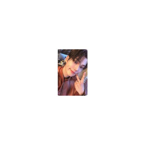 商品名：中古コレクションカード(男性) EVNNE/パク・ハンビン(Park Hanbin)/裏面黒/「EVNNE 2024 SEASON’S GREETINGS [WELCOME TO EVNNE LAND]」フォトカードコレクションカー...
