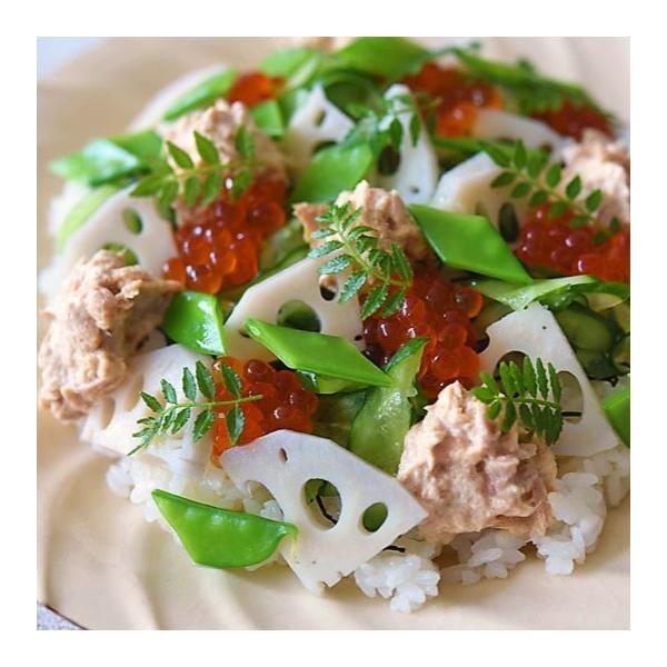 軍艦巻き、手巻き寿司、おにぎり、サンドイッチなど様々な料理にご利用いただけます。必要な分だけ絞り出し簡単に使用できるので、時短調理に便利です。きはだまぐろを使用し、耐熱性のあるマヨネーズ風ドレッシング等で味付け加工しました。旨味をきかせたツ...