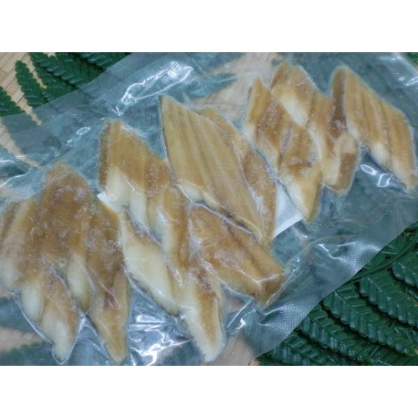 ふっくら！あとはシャリに乗せるだけ　煮穴子スライス5ｇ×10枚 ふっくら柔らか煮穴子スライスをお手頃価格でご提供。活きの良い真穴子を開き、煮込んでスライス致しました。甘くて香ばしく、柔らに仕上がっています。そのまま寿司のネタとしてご使用くだ...