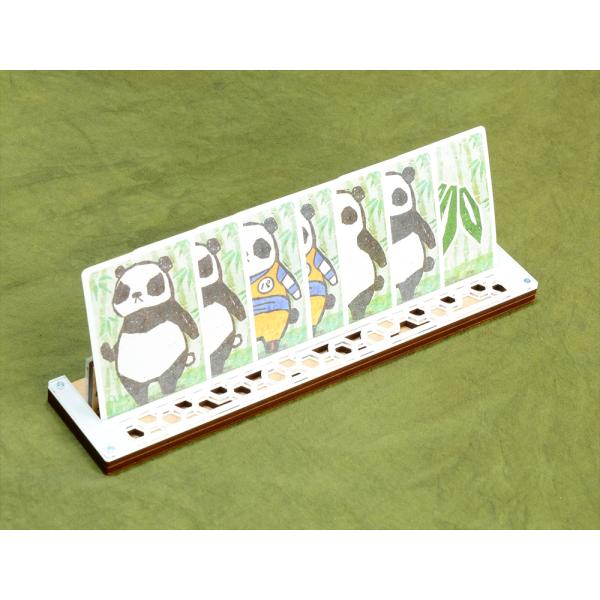 ボードゲームなどでカードを立てる事が出来るオリジナル カードホルダー 1本★セット内容カードホルダー:1本※画像に写っているゲーム本体やがその他の物などは付属しません。サイズは以下の通りになります。カードスタンド収納時：縦：約60mm×横：...