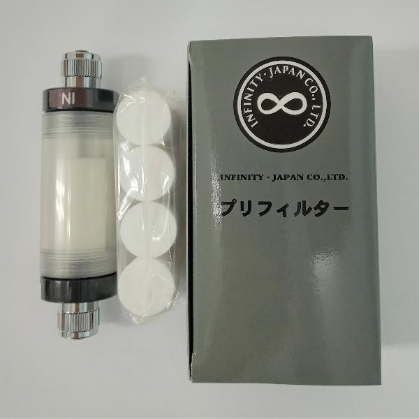 本体の手前で汚れやサビを除去します。