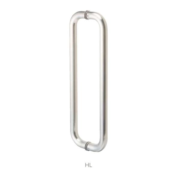 丸喜金属のドアハンドルです。ステンレスのすっきりとした輝きが、日常に心地よい上質感を添えます。ヘアライン、鏡面クロームの２つの仕上げがございます。本ページは【ヘアライン】仕上げの商品ページです。お間違えの無いようご注意ください。＜製品詳細＞...
