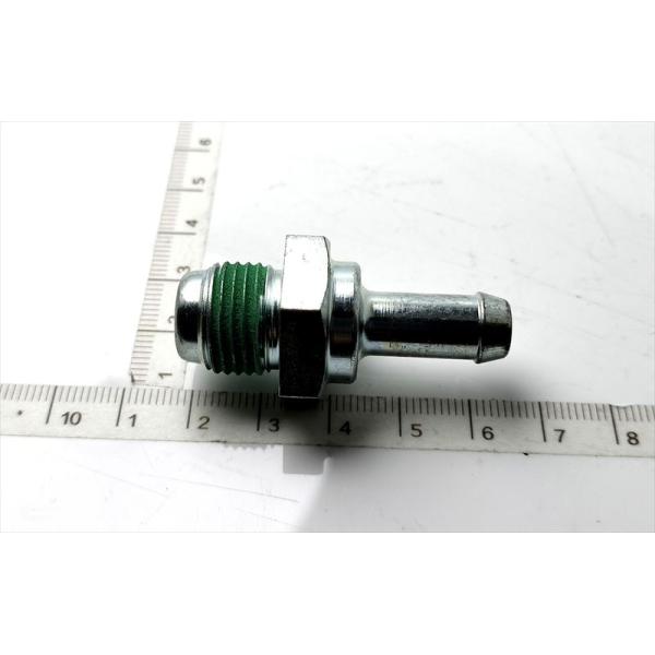 メーカー: トヨタ   部品名: ベンチレーション　バルブ　SUB-ASSY   品番: 1220437010AI-startベンチレーションバルブ（品番：12204-37010）は、エンジンのクランクケースと吸気系を接続するホースに取り付...