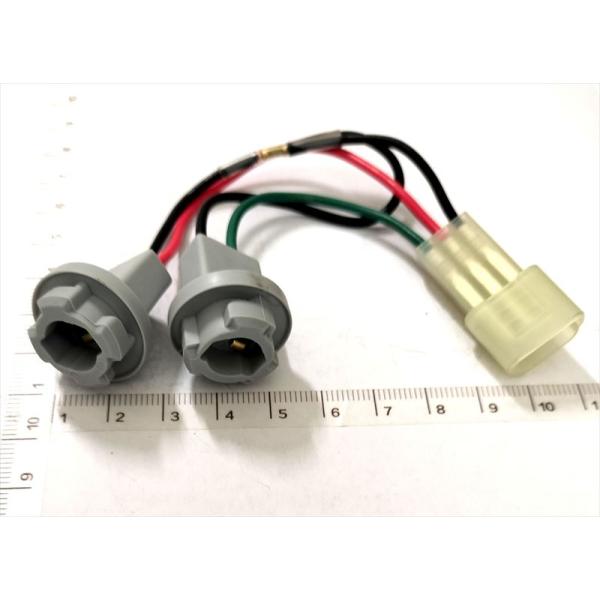 車名サンバー適用車種T1 +T3 +PV +VA適合年式平成01年11月〜next車種記号T11グループ電装関連名称フロントランプ部品名「複数種類あり」 フロント コンビネーシヨン ランプ の コード [一式]品番84985TA060図の番...