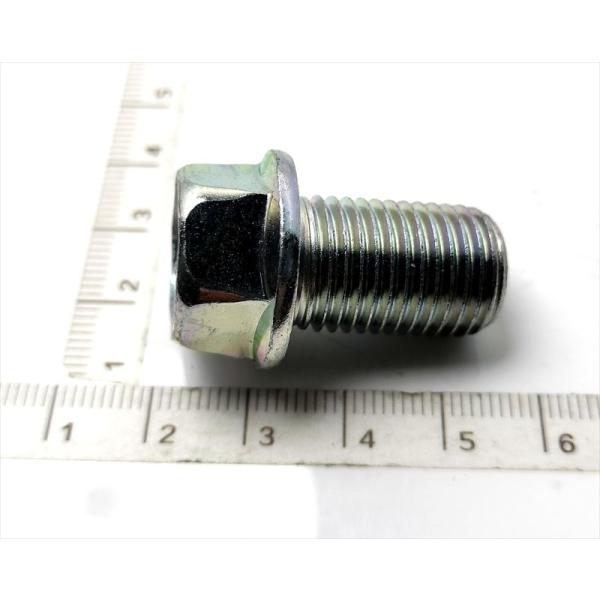 車名：キャリィ／エブリィ FCタイプ型式：DA65T様式：DA65T車台番号：130001〜150000開始年月：平成20年03月終了年月：グループ：エンジン・フューエルタンクカテゴリ：オイルパン特記：品番：11518-63J01統一先品番...