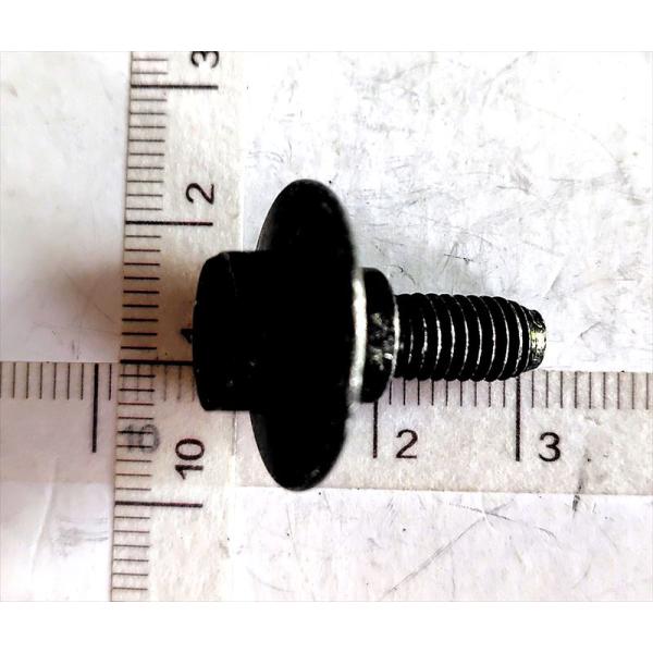 AI-startボルト（品番: 57737GA290）は、スバル車のフロントバンパーの取り付けに使用される純正部品です。このボルトは、バンパーと車体をしっかりと固定し、走行中の振動や衝撃から保護する役割を果たします。取り付けの際は、既存のボ...