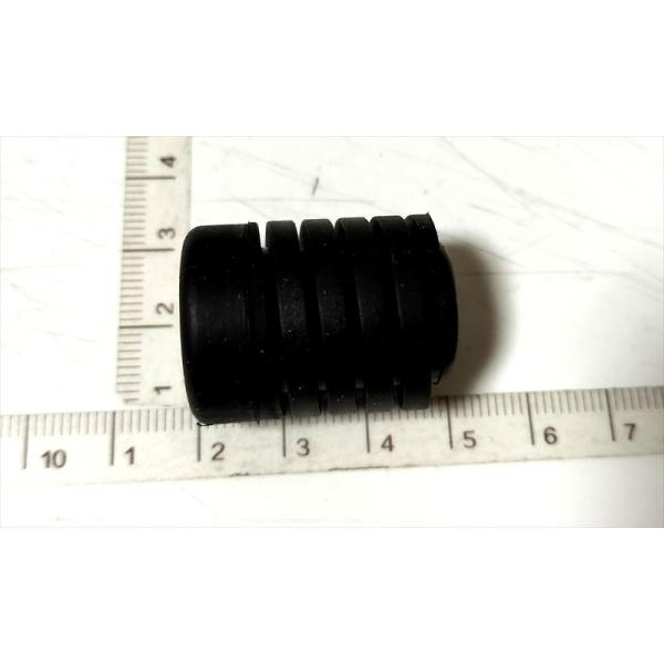 メーカー在庫からの販売です。 ※即納は出来ません商品ID：dvsa650-3カタログNo：205車名：ジューク型式：F15開始時期：2010/06/01グループ：ボディ、トリムカテゴリ：フードパネルとヒンジ部品名：フ−ドのバンパ−のみ品番：...