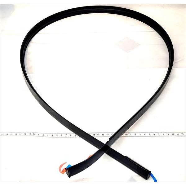 ジムニー 660 ワゴンの右側 の ルーフ の モールディング ※写真 No 4番車名：ジムニー 660 ワゴン型式：JB23W様式：JB23W車台番号：100001〜310000開始年月：平成10年09月終了年月：平成13年12月<...