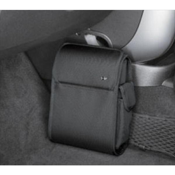 MINI純正部品車種名：クロスオーバー取り付けできる年式：令和02年9月〜next型式：42BT20部品名：クリーン・ボックス詳細：※センター・コンソール付近に専用バンドでワンタッチで取り付けられます。また、室内のゴミや小物／ドリンク・ボト...