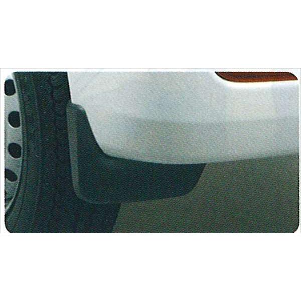 商品ID:het080車種名：ハイゼットバン品名：マッドガード（リヤ） 取り付けできる年式：平成16年12月〜19年12月型式：S320詳細：タイヤによる泥水などの跳ね上げを防ぎます。※デラックスクルーズクルーズターボに装着の場合は標準のマ...