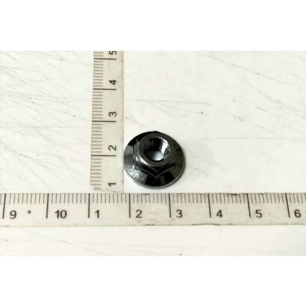 車名WRX・レヴォーグ適用車種S.(STIW+STIS+S4SEYEW+S4SSEYEW)適合年式平成26年02月〜next車種記号V10グループ外装・内装関連名称スポイラー部品名「複数種類あり」 フランジ ナツト品番902370002図の...