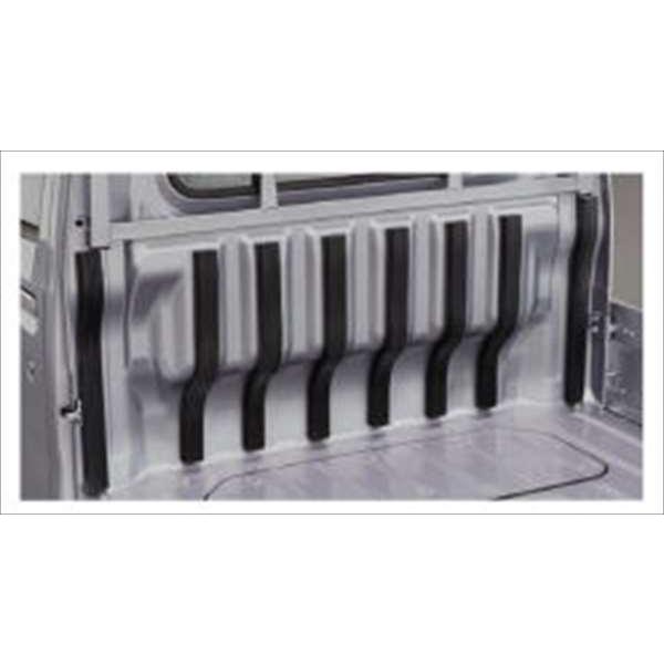 商品ID:ihzt005車種名：ハイゼットトラック品名：キャビンバックプロテクター取り付けできる年式：平成26年9月〜26年12月型式：S500P詳細：ソフトなゴム製プロテクターが運搬中の荷物を保護。キャビンバックへの傷つき・凹みを防止しま...