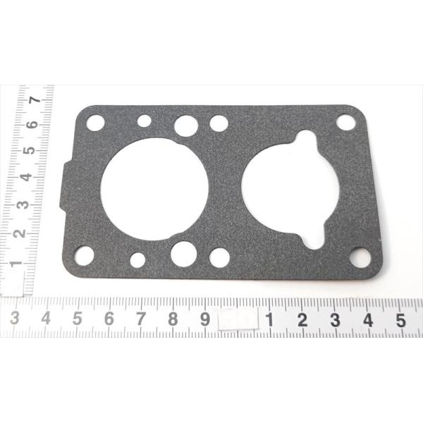 ジムニー用 ガスケットスロットルボディ 13421-64D03 スズキ純正部品AI-startスズキの純正部品「13421-64D03」は、スロットルボディとエンジンの吸気マニホールドを接続する際に使用されるガスケットです。このガスケットは...