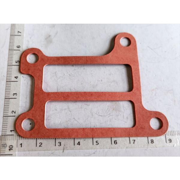 日産純正部品車種名： ローレル型式： GF-GC35純正品番： 23785-5L301AI-startこのガスケットは、AAC（アイドル・エア・コントロール）バルブとエンジン本体の接合部に使用され、空気の漏れを防いでアイドリングの安定性を保...