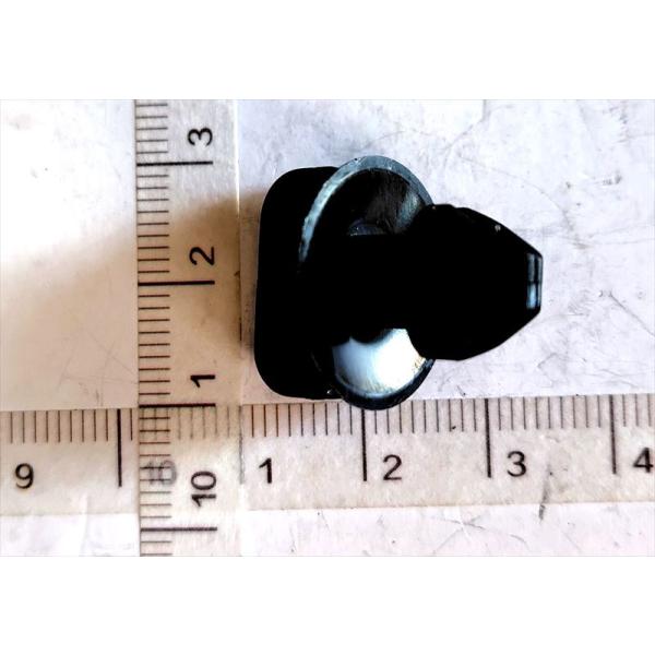 日産純正部品車種名： キャラバン型式： CBF-VRE25純正品番： 01553-04833AI-start日産のファスナー（品番: 01553-04833）は、NV350キャラバンなどの車種でバッテリーカバーを固定するために使用されるクリ...