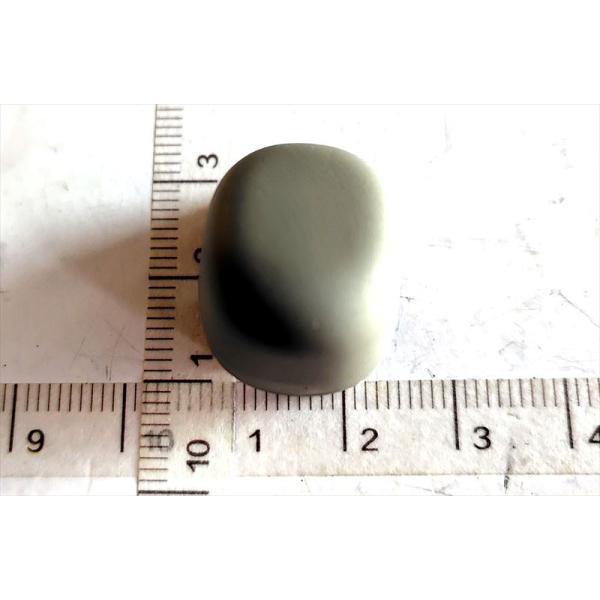 ダイハツ純正部品車種名： ムーヴコンテ型式： DBA-L575S純正品番： 33623-B1010-B0AI-startシフトレバーノブのボタン（品番: 33623-B1010-B0）は、ダイハツ車のシフトレバーに装着される部品で、特にムー...