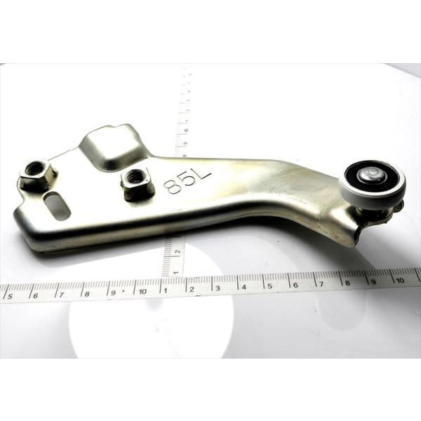 トヨタ純正部品車種名： エスティマ型式： DBA-ACR50W純正品番： 68032-28021