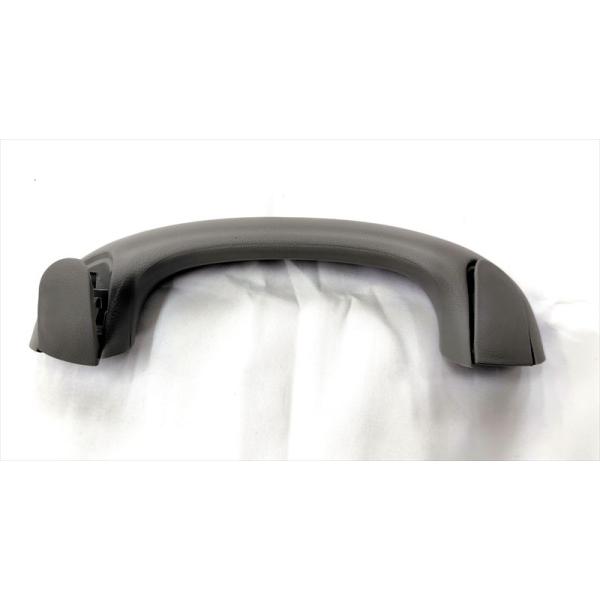 トヨタ純正部品車種名： ハイエース型式： CBF-TRH200V純正品番： 74611-20030-B8