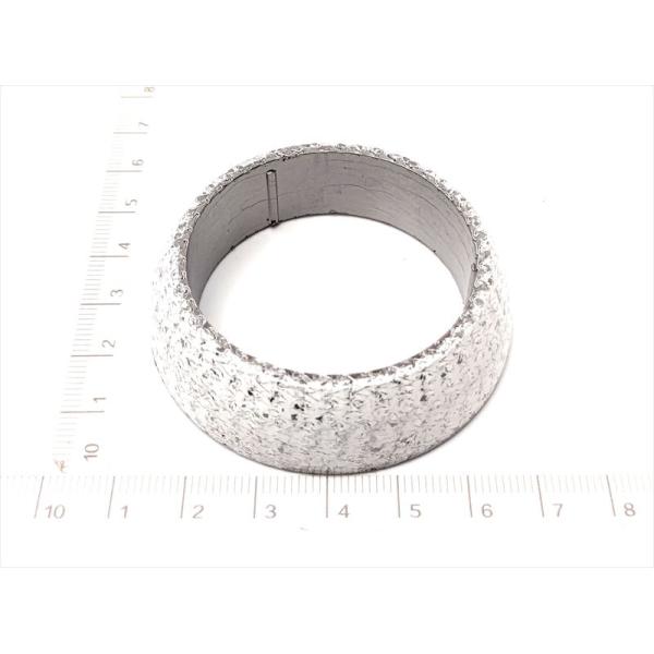 日産純正部品車種名： マーチ型式： DBA-AK12純正品番： 20695-6N200AI-startこの部品は、日産車のフロントエキゾーストパイプとセンターパイプを接続する際に使用されるガスケットです。エキゾーストパイプ間の接続部に取り付...