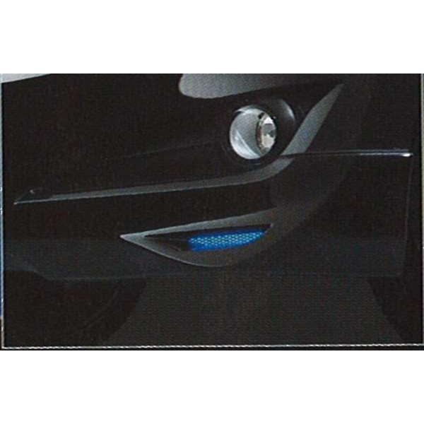 商品ID:nbb001車種名：bB品名：フロントコーナースポイラー ＬＥＤ付 取り付けできる年式：平成18年１月〜20年9月型式：QNC21詳細：アンダーが強調された鮮烈なフォルムに幻想的なイルミネーションが宿されます。LEDはスモールラン...