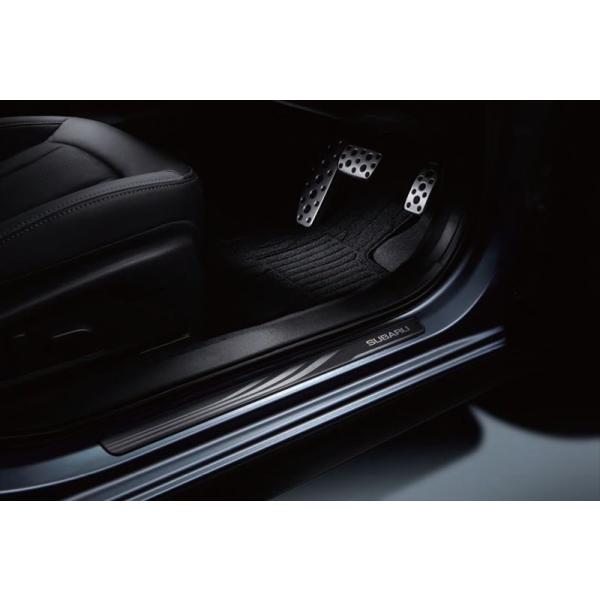 スバル純正部品車種名：クロストレック取り付けできる年式：令和04年12月〜next型式：GUD/GUE部品名：サイドシルプレート詳細：LEDサイドシルプレートと共着不可。ステンレス製。前席左右セット。全てのグレードに取り付け出来ます