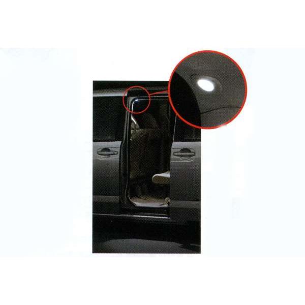 商品ID:plab066車種名：NBOX+品名：LEDダウンライト 本体 ※本体のみサブハーネスアタッチメントは別売取り付けできる年式：平成25年12月〜27年2月型式：JF1詳細：乗降時と外の路面を同時に照らし、夜間の乗降りに安心感をもた...