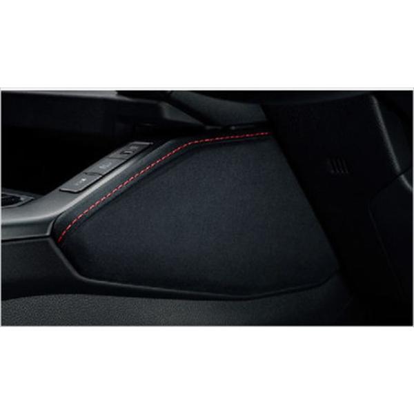 トヨタ純正部品車種名：ラブ4取り付けできる年式：令和07年12月〜next型式：AXAN64/AXAP64部品名：GRPARTSニーパッド詳細：※設定：Z。上質な肌触りにこだわった表皮を採用。さらに、レッドカラーのステッチが高級感と個性を際...