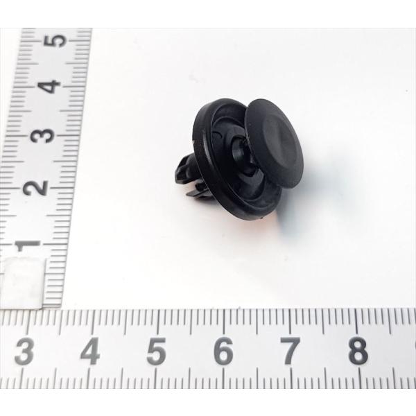 車名エクシーガ適用車種W +XV適合年式平成21年01月〜next車種記号Y10グループ外装・内装関連名称マッドガード部品名クリツプ品番909140068図の番号541-03図の略番W140068ノートフロント　Ａ型−イラストの 「違う番号...