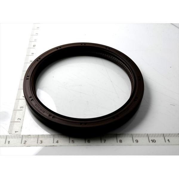 車名：サンバートラック型式：S201 S211グループ：ツール・エンジン・フューエルカテゴリ：タイミングギヤカバー＆リヤエンドプレートFIG：1106部品コード：11381A品名：エンジンリアのオイルシール品番：9004311364