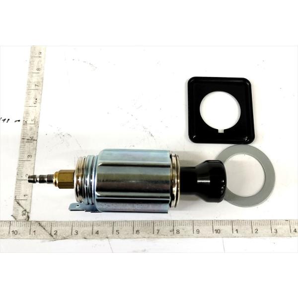 商品ID:soa140車種名：ジムニー品名：シガライターセット夜間照明無し 取り付けできる年式：平成5年5月〜7年10月型式：JA11詳細：照明ナシ愛煙家には欠かせない装備。夜間照明リング付きも用意しています。※全てのグレードに取り付け出来...