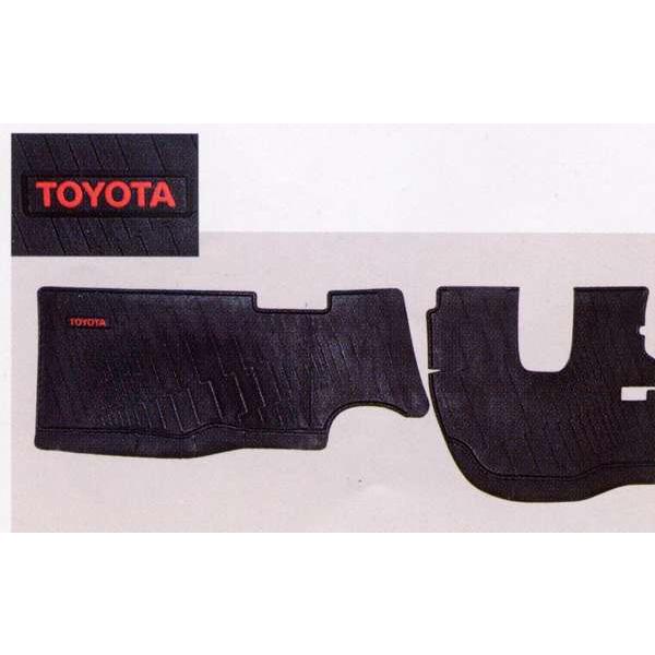 商品ID:toy018車種名：トヨエース品名：フロアマット(スタンダードタイプ) 取り付けできる年式：平成14年〜18年型式：KDY220詳細：手入れが簡単で耐久性にも優れた黒ゴム素材の実用的なマット。3人乗バン98299-96989シング...