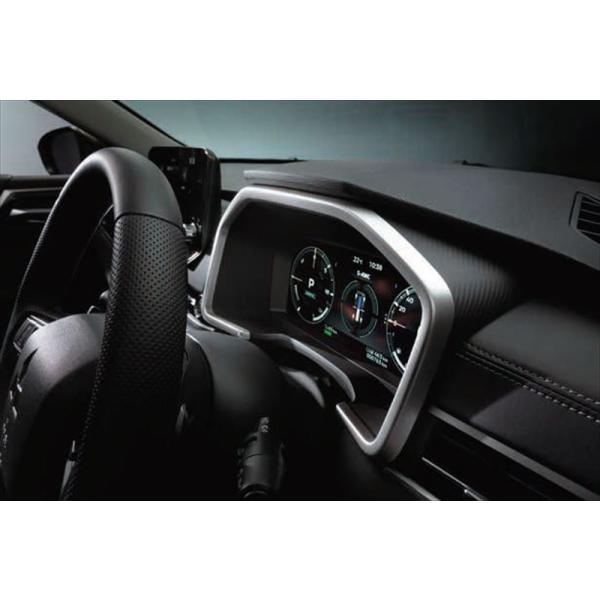 三菱純正部品車種名：アウトランダー取り付けできる年式：令和02年10月〜next型式：GN0W部品名：メーターベゼルガーニッシュ詳細：※金属感のあるシルバーをアクセントにしたガーニッシュが、エレガントなメーター周りを演出。インストルメントパ...