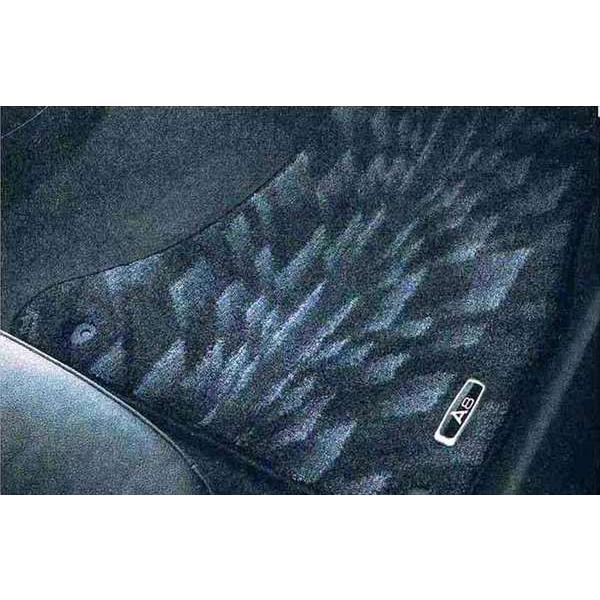 商品ID:vede011車種名：A8品名：フロアマット（プレミアム）ブラック/右ハンドル用取り付けできる年式：平成22年11月〜next型式：4HCREF 4HCTGF 4HCTGL 詳細：高密度なハイパイルカーペットを2色の糸で織り上げ、...