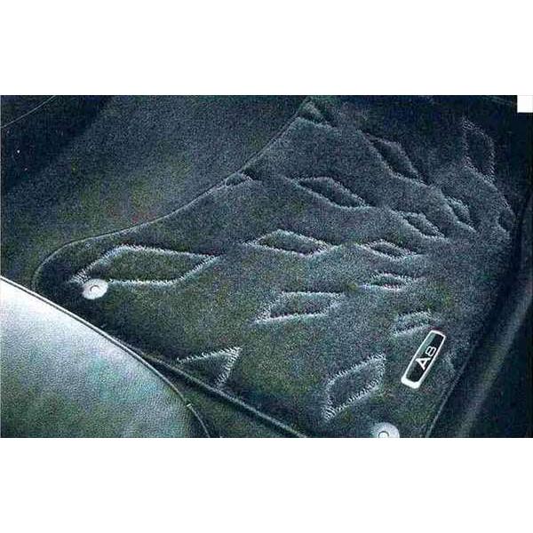 商品ID:vede014車種名：A8品名：フロアマット（ハイグレード）ブラック/右ハンドル用取り付けできる年式：平成22年11月〜next型式：4HCREF 4HCTGF 4HCTGL 詳細：高密度ハイパイルカーペットに、細やかな柄際を表現...