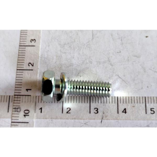 車名：エスクード 3DR 2000型式：TA51W様式：TA51W車台番号：100001〜100976開始年月：平成08年10月終了年月：09年10月グループ：アウターボデー・ボデーフィティングパーツカテゴリ：フロントグリル/グリルガード特...