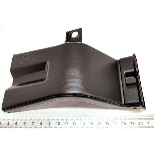 スペーシア 4Vの左側 の リヤNO.2 の ダクト ※写真 No 11番車名：スペーシア 4V型式：MK32S様式：MK32S車台番号：100001〜開始年月：平成25年01月終了年月グループ：その他（エアコン・ツール他）カテゴリ：ベンチ...