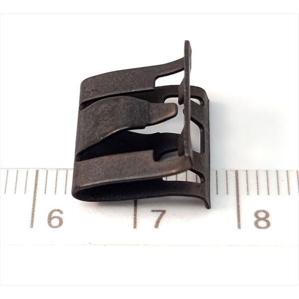 スペーシア 4Vのクリップ ※写真 No 22番車名：スペーシア 4V型式：MK32S様式：MK32S車台番号：100001〜開始年月：平成25年01月終了年月グループ：その他（エアコン・ツール他）カテゴリ：インテリアトリム特記：品番：09...