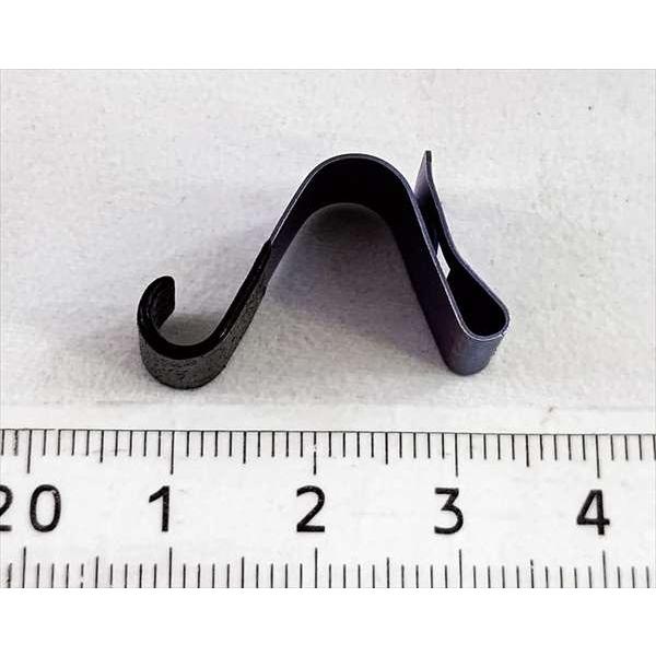 車名：ジムニー 1500 シェラ型式：JB74W様式：JB74W車台番号：100001〜開始年月：平成30年04月終了年月：グループ：アウターボデー・ボデーフィティングパーツカテゴリ：モールディング特記：品番：77111-81A00統一先品...