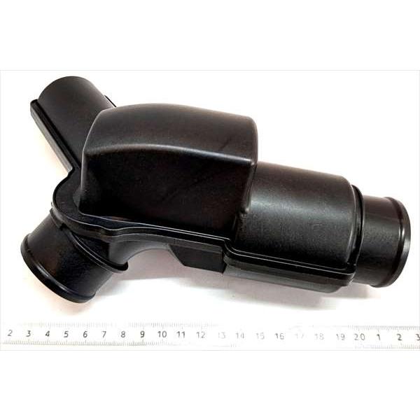 AI-startこの部品は、スズキ車のエアクリーナーシステムに組み込まれるレゾネータです。エアクリーナーからエンジンへと続く吸気パイプに接続され、吸気音を抑制し、エンジンの吸気効率を向上させる役割を果たします。取り付けの際は、既存のホースや...