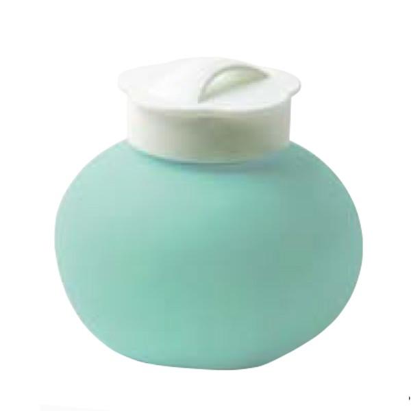 シリコン特有のソフトな感触が心地よい！お湯を入れて温シップに！発熱時には氷水を入れて氷のうに！＜仕様＞材　質　：　（本体）シリコンゴム、（キャップ）ABS樹脂、（パッキン）シリコンゴム大きさ　：　13×13×11（高さ）cm容　量　：　約6...