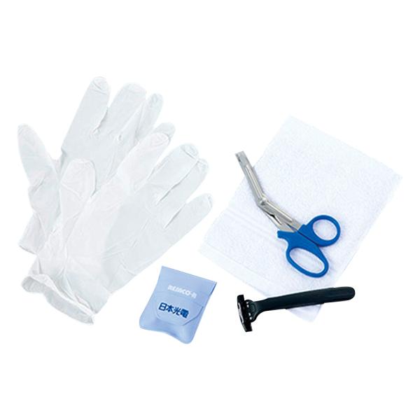 ●AED-3100用のレスキューキットです。●AED-3100用にコンパクトになりました。●AEDを使用する際に必要なものをキットにしました。構成品 ：タオル、ハサミ、蘇生用マウスピース、剃刀、グローブ