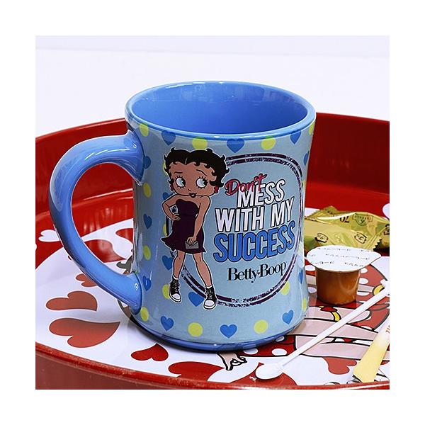 H:11.0cm 12oz.セラミック製こちらの商品はアメキャラ界のアイドル「ベティー ブープ」がプリントされたかわいい観賞用のマグカップです。【ご使用上の注意！】※こちらの商品は観賞用として輸入しておりますので「インテリア雑貨」や「コレク...