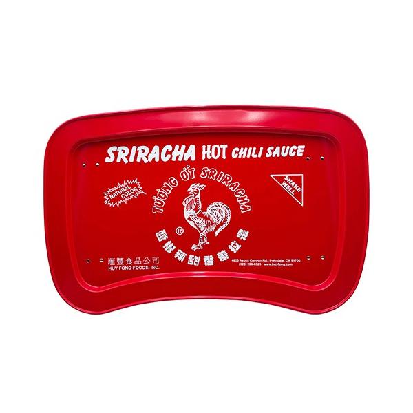 タイ料理の定番シラチャ―ソースのロゴがかわいいスタンド付きトレイ。インテリアに溶け込んだらさらにGOOD!!!トレイのサイズ 36.0 x 55.8cmスタンドを立てた高さ 21.0cmメタル製こちらの商品は折りたたみ式の脚が付いたメタル製...