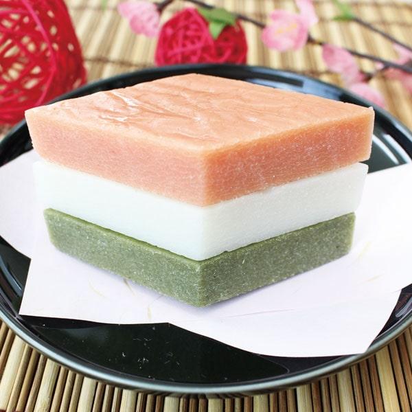 【8個】ひしもち 庄内協同ファーム 160g x8個 （切り餅24個）定価税込7440円 最高品質 減農薬無化学肥料 杵つき「でわのもち」使用 よもぎ使用 訳あり 訳あり：季節商品、また賞味期限2026.4.10のため季節限定のお餅、シーズ...