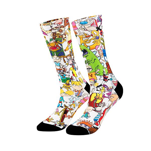 【発売日：2023年08月02日】裾を少しロールアップさせてさりげなく見えるように履くのがおすすめ。スポンジ・ボブはアメリカを代表するアニメの１つで日本でもしばしば放送されているので知名度の高いキャラクターこれを履いて歩くとボブが歩いている...