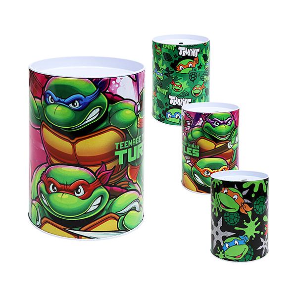 【発売日：2025年07月31日】サイズ：高さ 14.6cm　直径 10.0cm材質：ティン製こちらの商品はアメコミが原作の人気TVアニメ『ティーンエイジ・ミュータント・ニンジャ・タートルズ』がデザインされたティン（ブリキ）製の貯金箱です。...