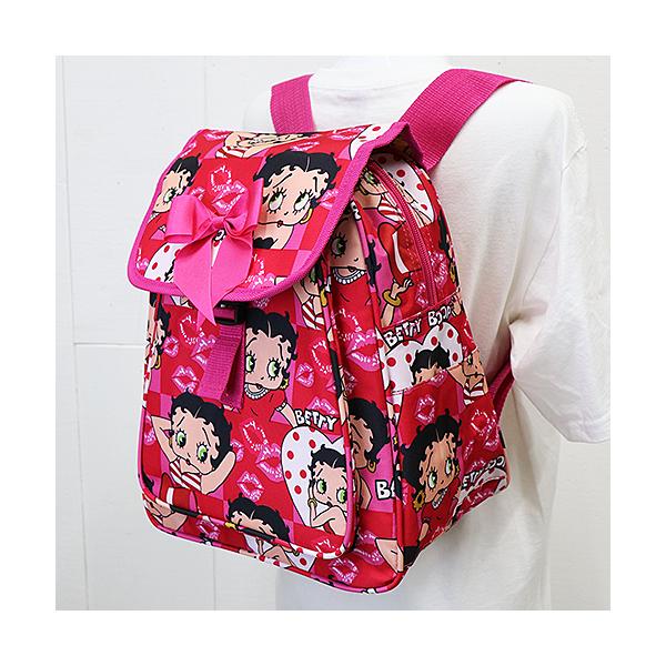 【発売日：2022年08月20日】サイズ：高さ 32.0cm　幅 27.5cm　奥行 18.0cm材質：ポリエステル色:ピンク開閉:ファスナー式外側:ポケット1個＋側面ポケット2個